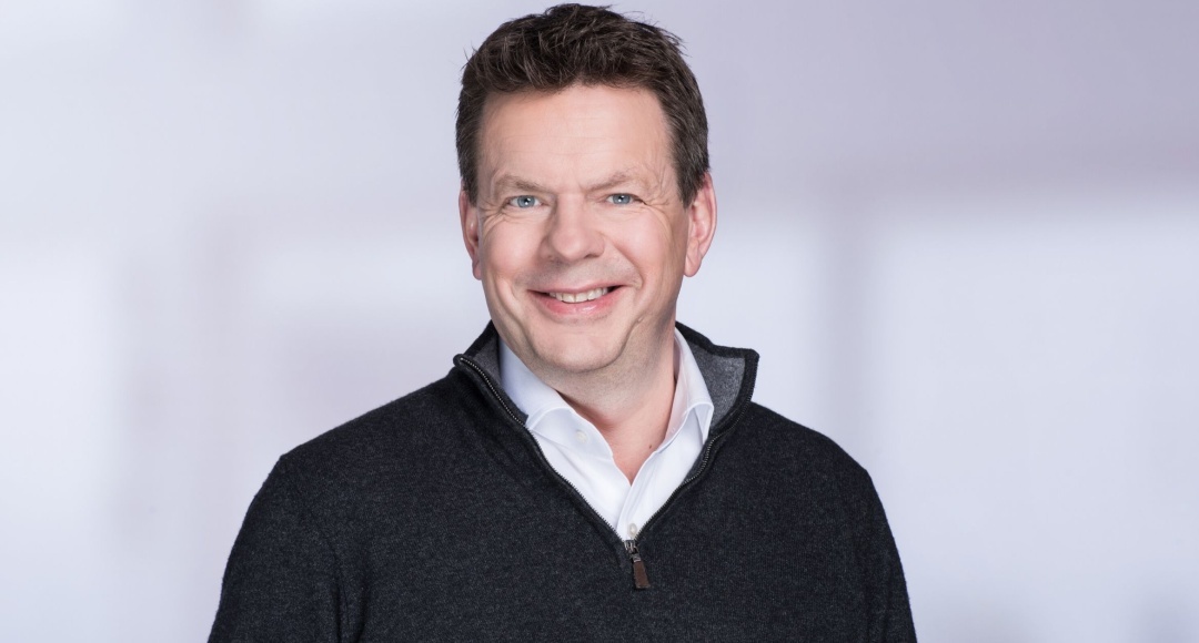 CEO James Baker verlässt Red Arrow Studios