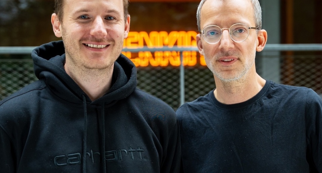 Granny läuft in den rettenden Hafen der TikTok-Agentur Enkime ein